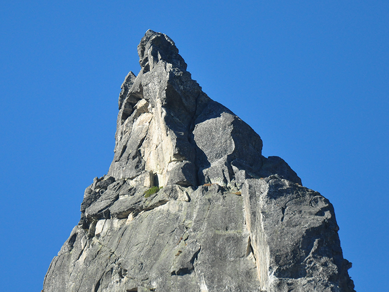 Mnich (2068 m). Przewodnik turystyczny - a41.pl